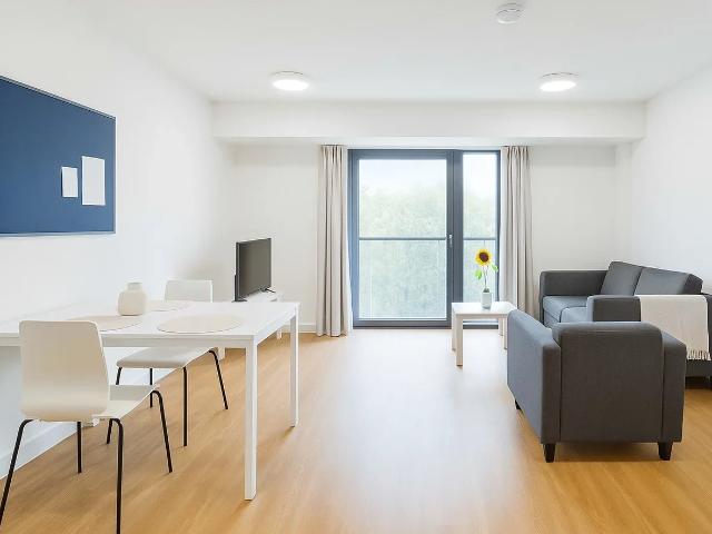 Room at Chatham Place, Liverpool