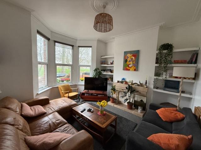 Room at Chatsworth Road, Greater London