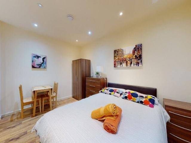 Room at Chatsworth Road, Greater London