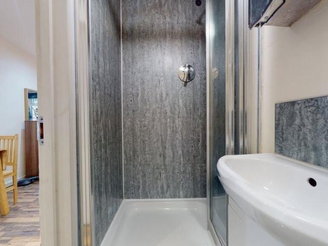 Room at Chatsworth Road, Greater London