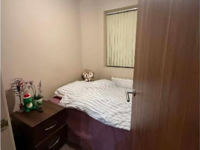 Room at Chaucer Way, Slough
