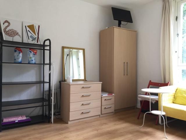 Room at Cheapside Street, Glasgow