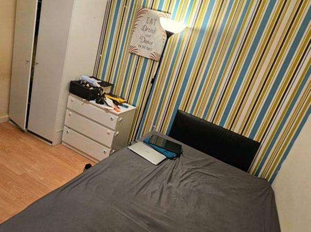 Room at Cheapside Street, Glasgow