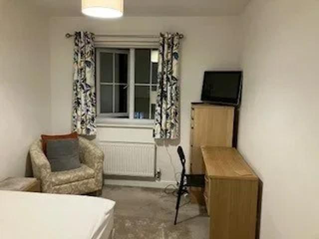 Room at Chedington Avenue, Nottingham