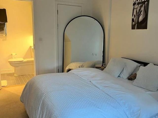 Room at Cheering Lane, Greater London