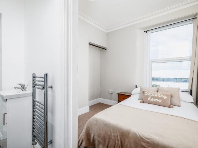 Room at Cheltenam Place, Plymouth