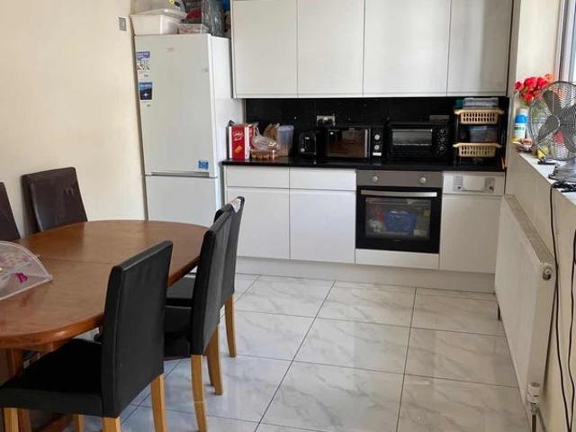 Room at Cheltenham Road, Greater London