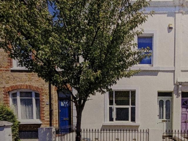 Room at Cheltenham Road, Greater London