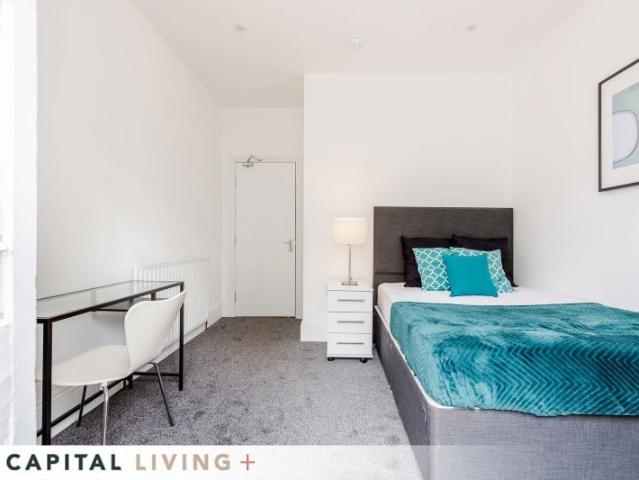 Room at Chelsham Road, Greater London