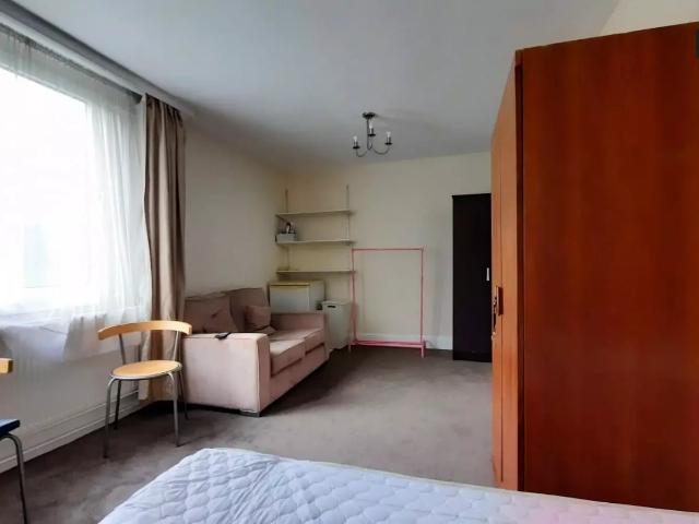 Apartment at Chepstow Close, Greater London
