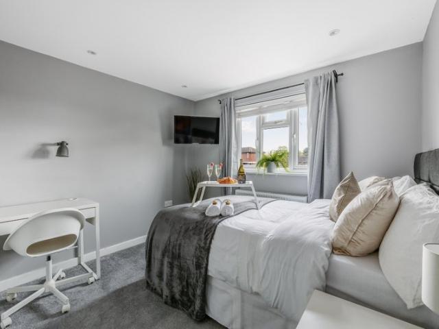 Room at Cherington Road, Greater London