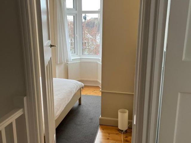 Room at Cheriton Drive, Greater London