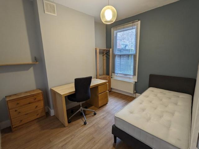 Room at Chesterfield Gardens, Greater London