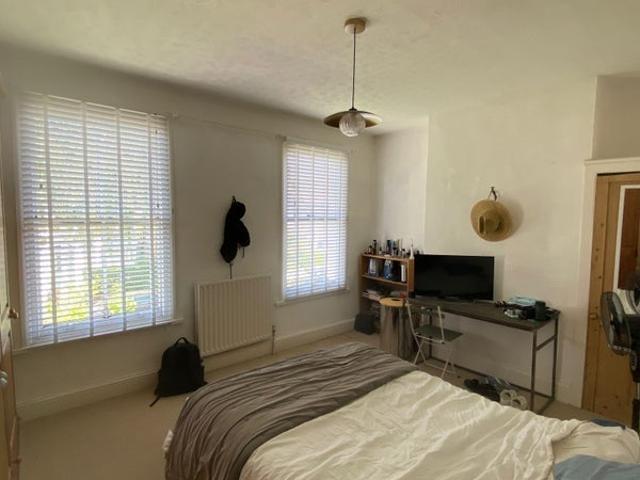 Room at Chesterfield Grove, Greater London