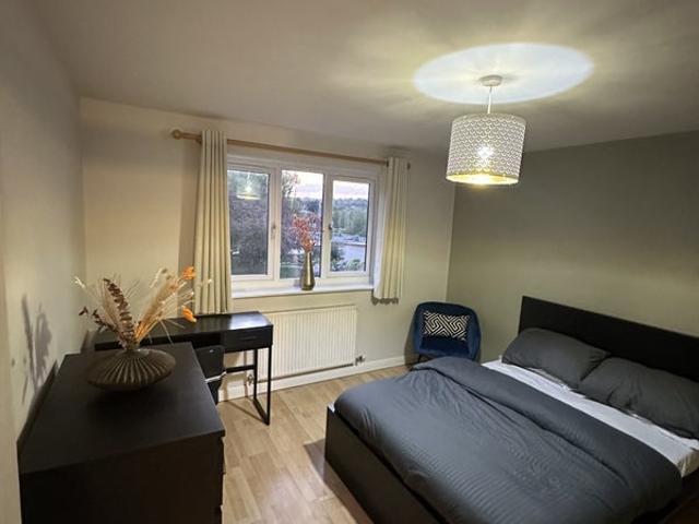 Room at Chesterfield Street, Gedling