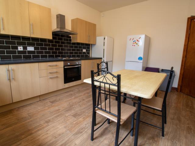 room at Chestnut Avenue, Hyde Park, Leeds, LS6 1AZ