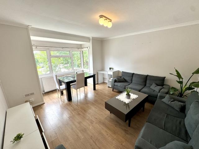 Room at Chestnut Close, Worksop