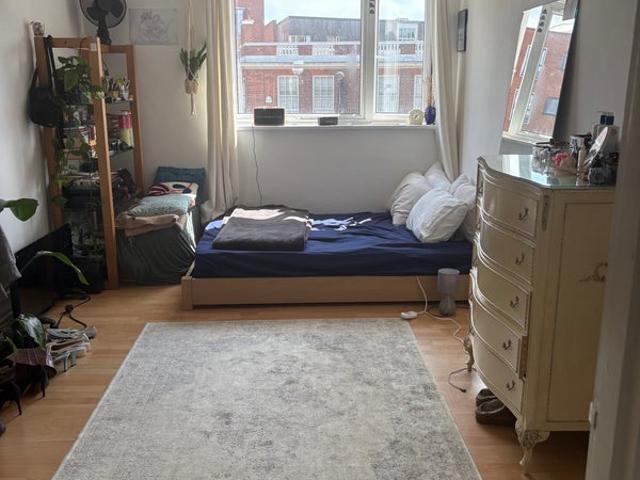 Room at Cheseman Street, Greater London