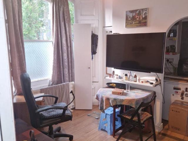 Room at Chesholm Road, Greater London