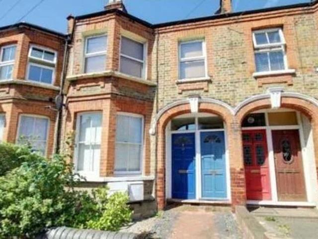 Apartment at Chingford Lane, Greater London