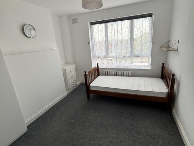 Room at Chingford Mount Road, Greater London