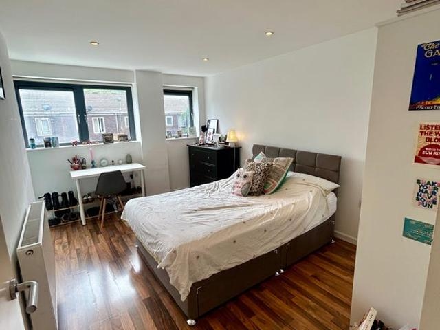 Room at Chicksand Street, Greater London