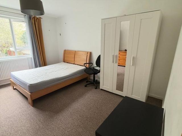 Room at Chicksand Street, Greater London
