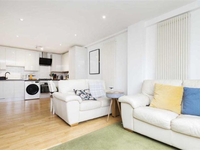Room at Chicksand Street, Greater London