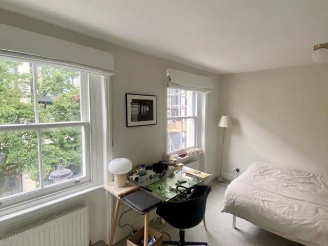 Room at Chiltern Street, City of Westminster