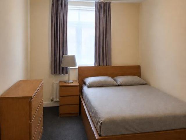 Room at Chilton Grove, Greater London