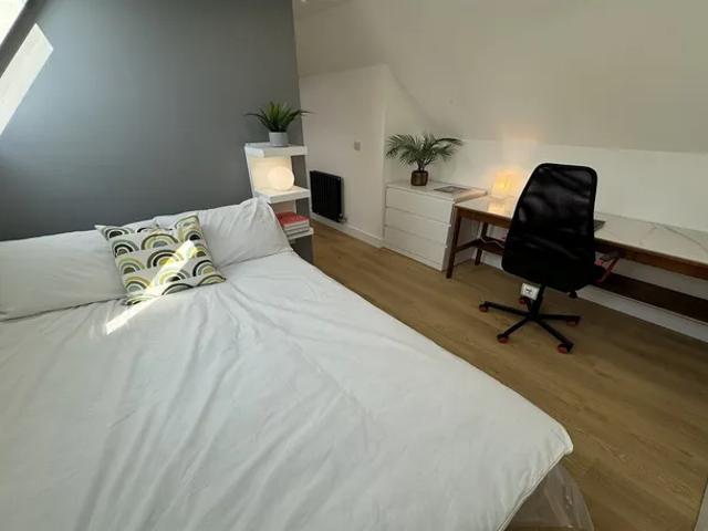 Room at Chilwell Road, Nottingham