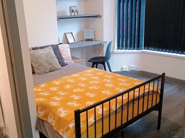 Room at Chiswell Street, Liverpool