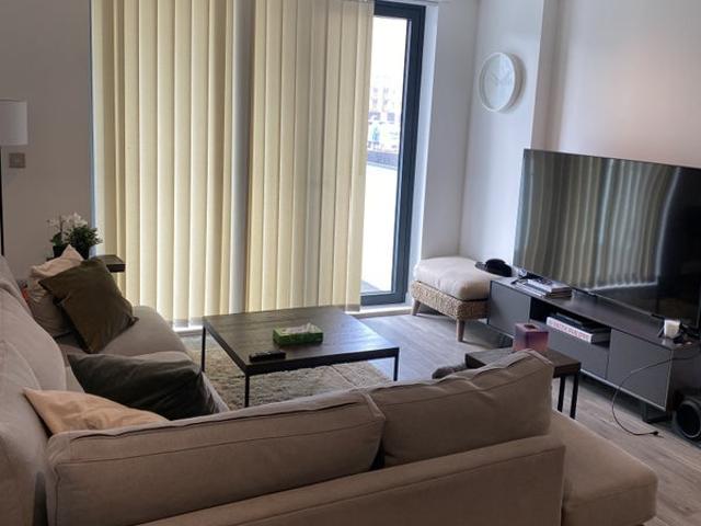 Room at Chiswick High Road, Greater London