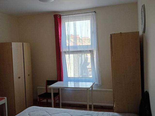 Room at Chiswick High Road, Greater London