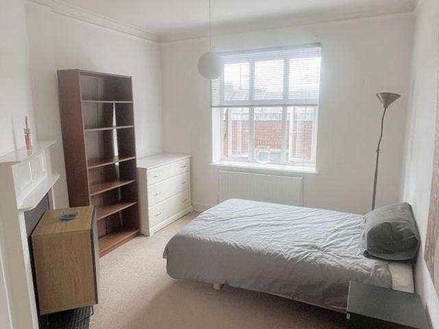 Room at Chiswick High Road, Greater London