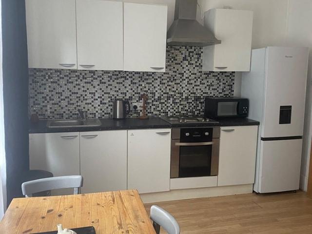 Room at Chiswick High Road, Greater London
