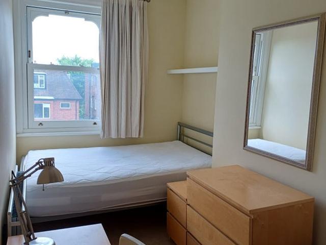 Room at Chiswick Lane, Greater London