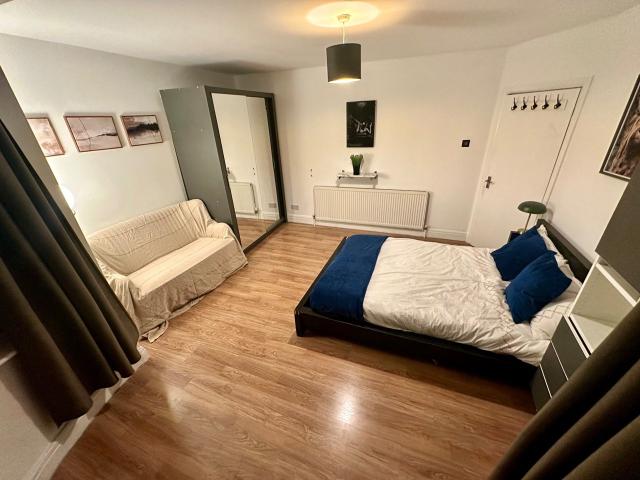Room at Christchurch Avenue, Greater London