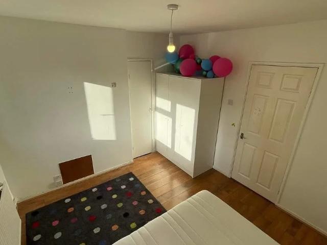 Room at Christian Street, Greater London