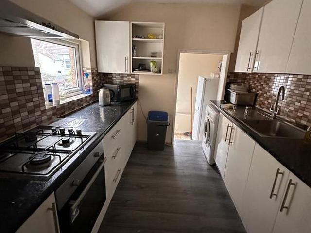 Room at Church Avenue, Bristol