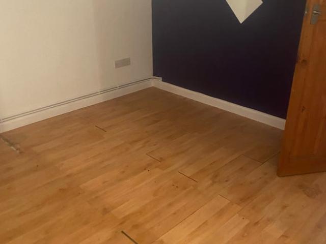 Room at Church End, Harlow