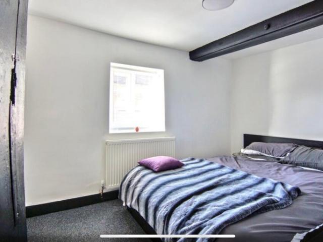 Room at Church Lane, North Warwickshire