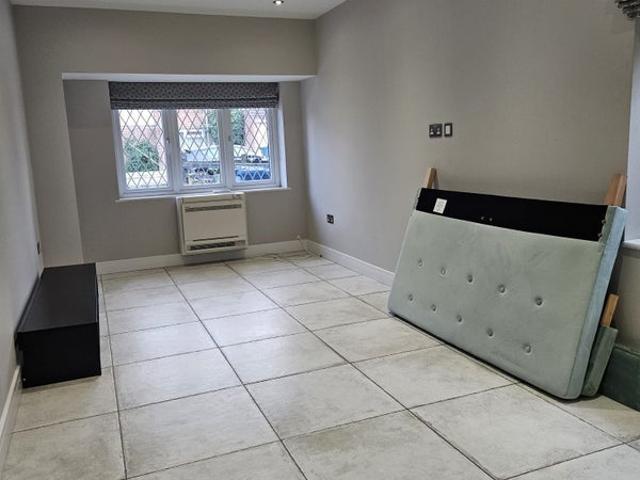 Room at Church Road, Old Windsor