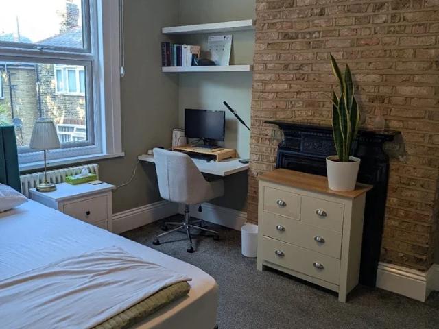 Room at Church Road, Greater London