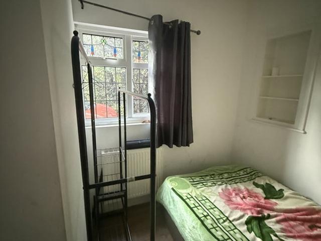 Room at Church Road, Iver Heath