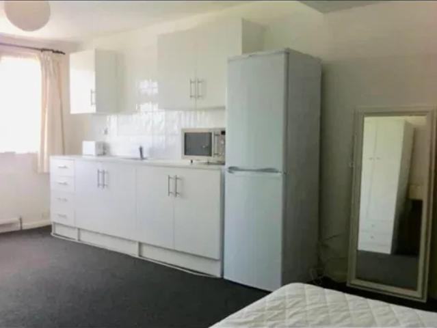 Room at Church Road, Woking