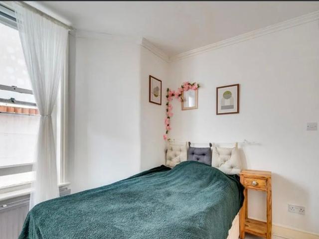 Room at Churchmead Road, Greater London