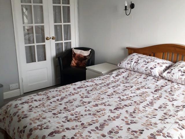 Room at Churchill Drive, Marlow