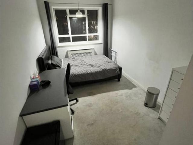 Room at Churchill Gardens Road, City of Westminster