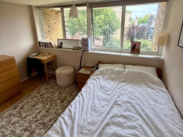 Room at Churchill Gardens Road, City of Westminster